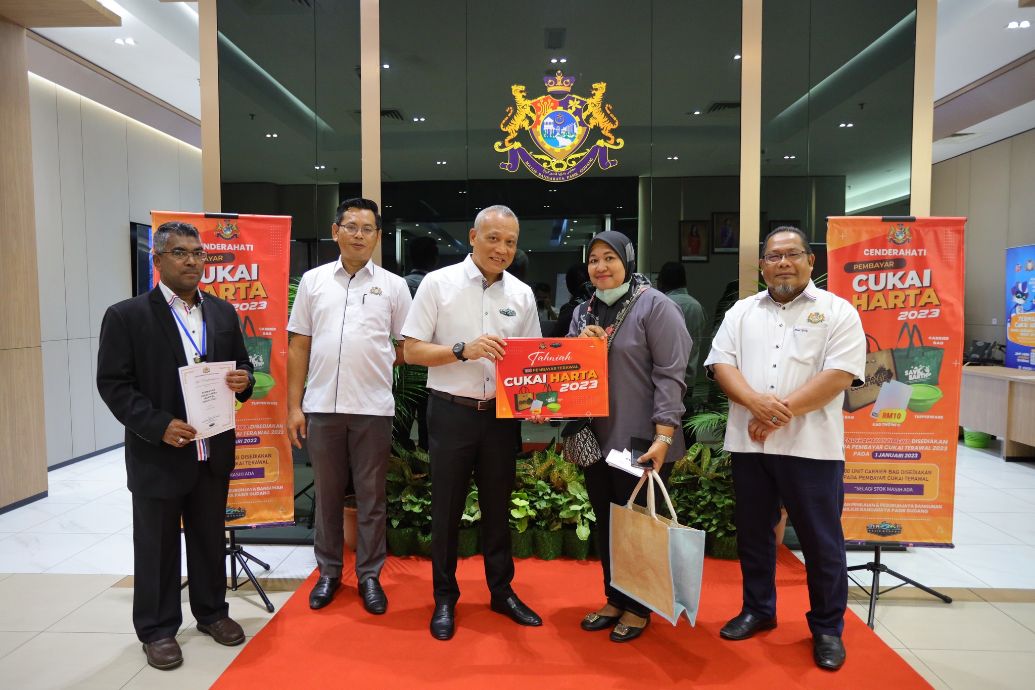 100 HADIAH ISTIMEWA PEMBAYAR CUKAI TERAWAL DI KAWASAN PENTADBIRAN MBPG ...