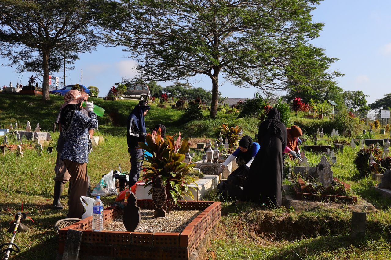 PROGRAM GOTONG ROYONG PERDANA TANAH PERKUBURAN ISLAM PASIR GUDANG ...