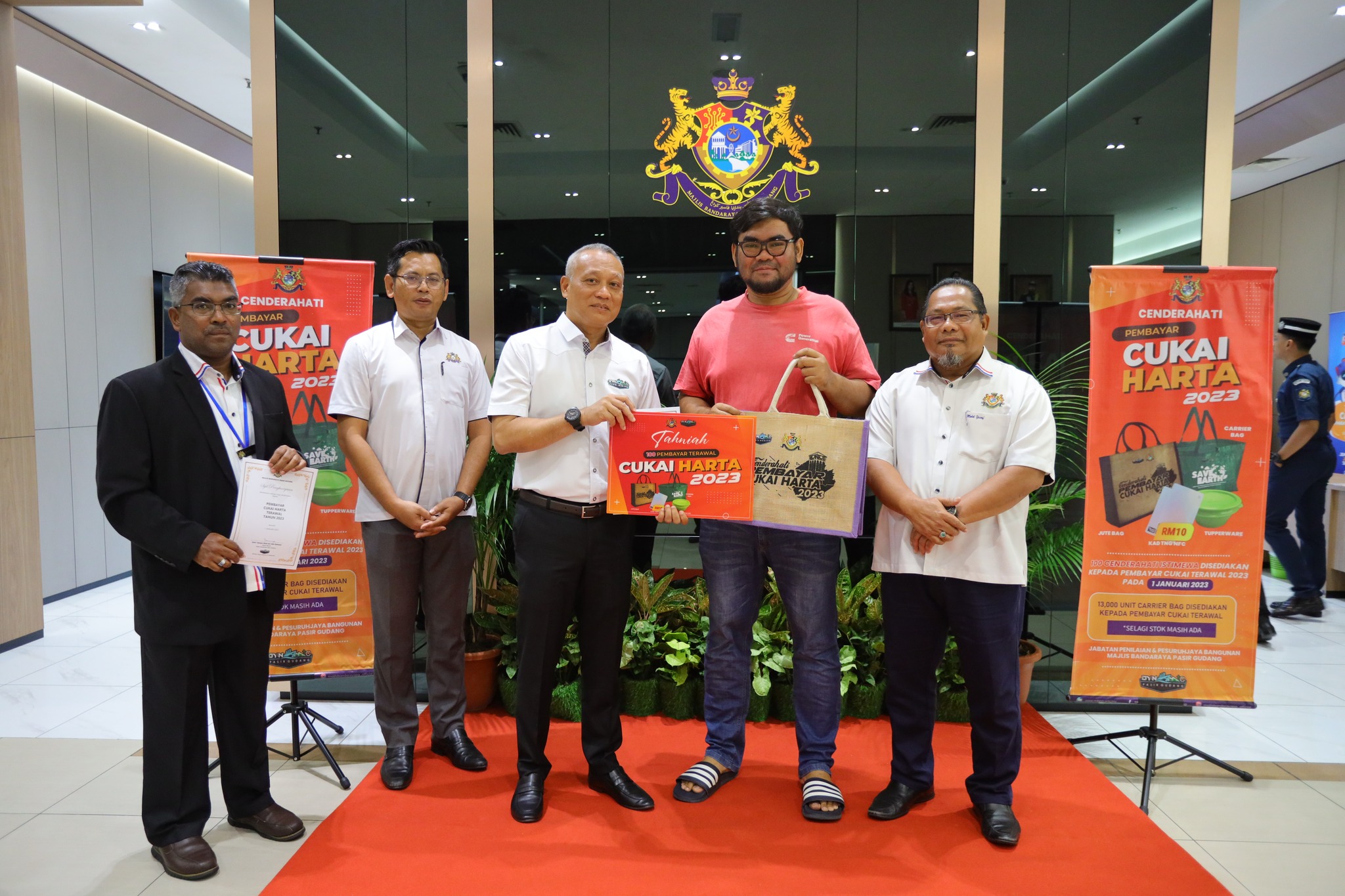 100 HADIAH ISTIMEWA PEMBAYAR CUKAI TERAWAL DI KAWASAN PENTADBIRAN MBPG ...