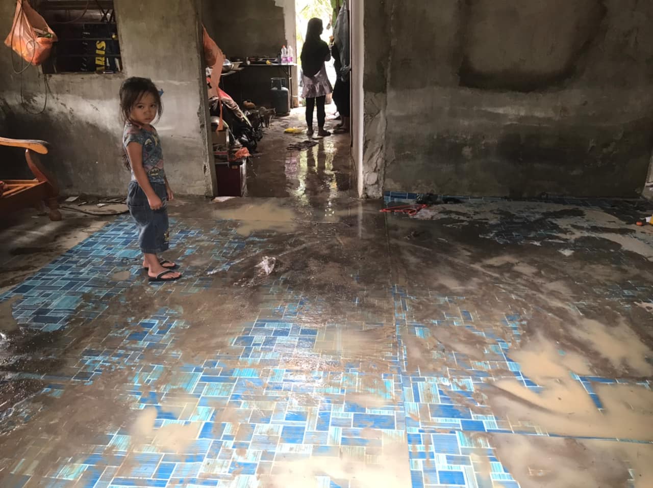 OPERASI PASCA BANJIR DI KAWASAN KAMPUNG SUNGAI PENDERAM | Official ...