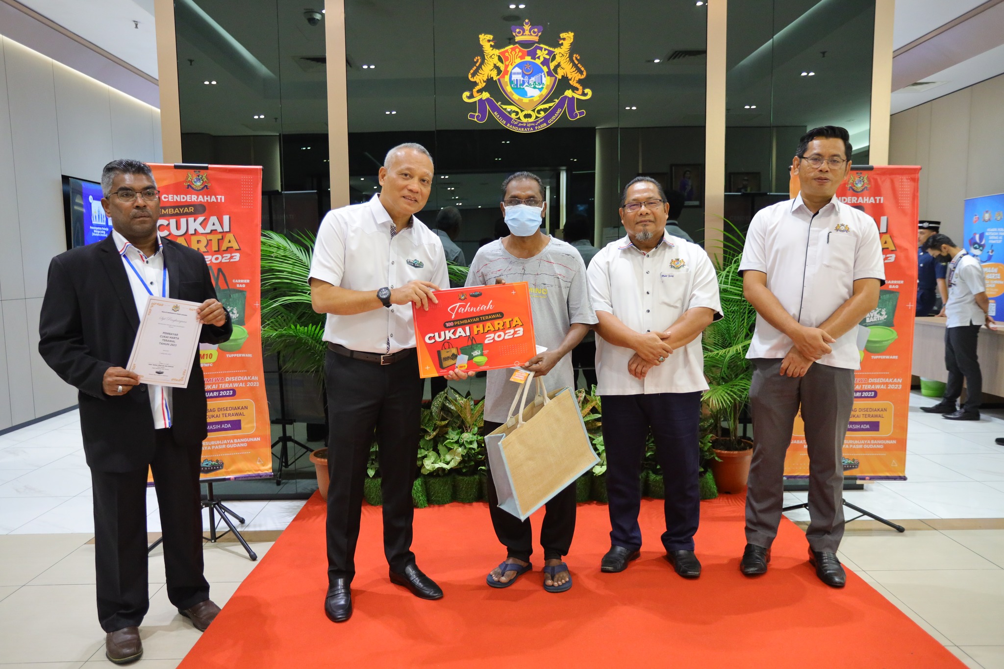 100 HADIAH ISTIMEWA PEMBAYAR CUKAI TERAWAL DI KAWASAN PENTADBIRAN MBPG ...