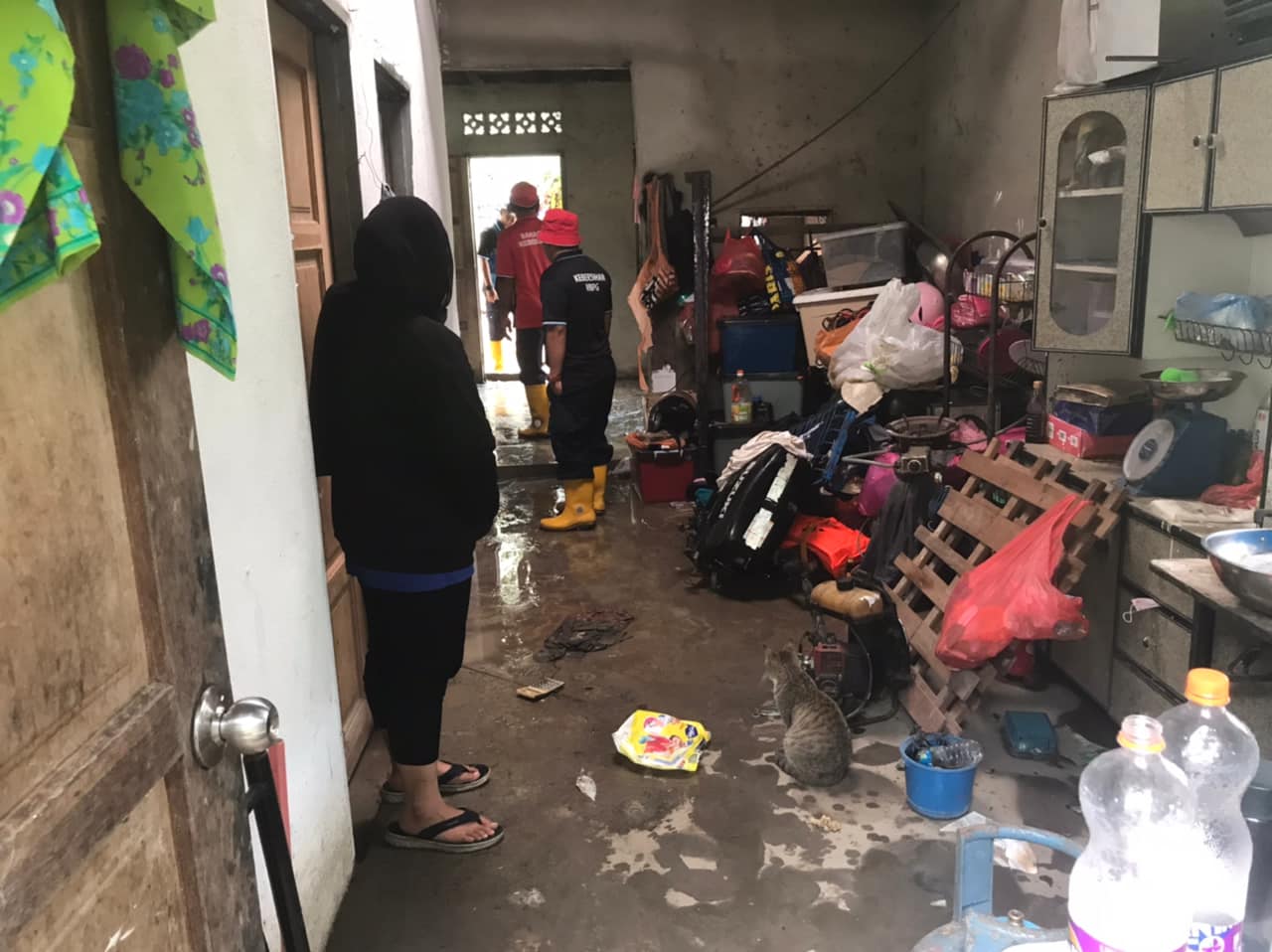 OPERASI PASCA BANJIR DI KAWASAN KAMPUNG SUNGAI PENDERAM | Official ...