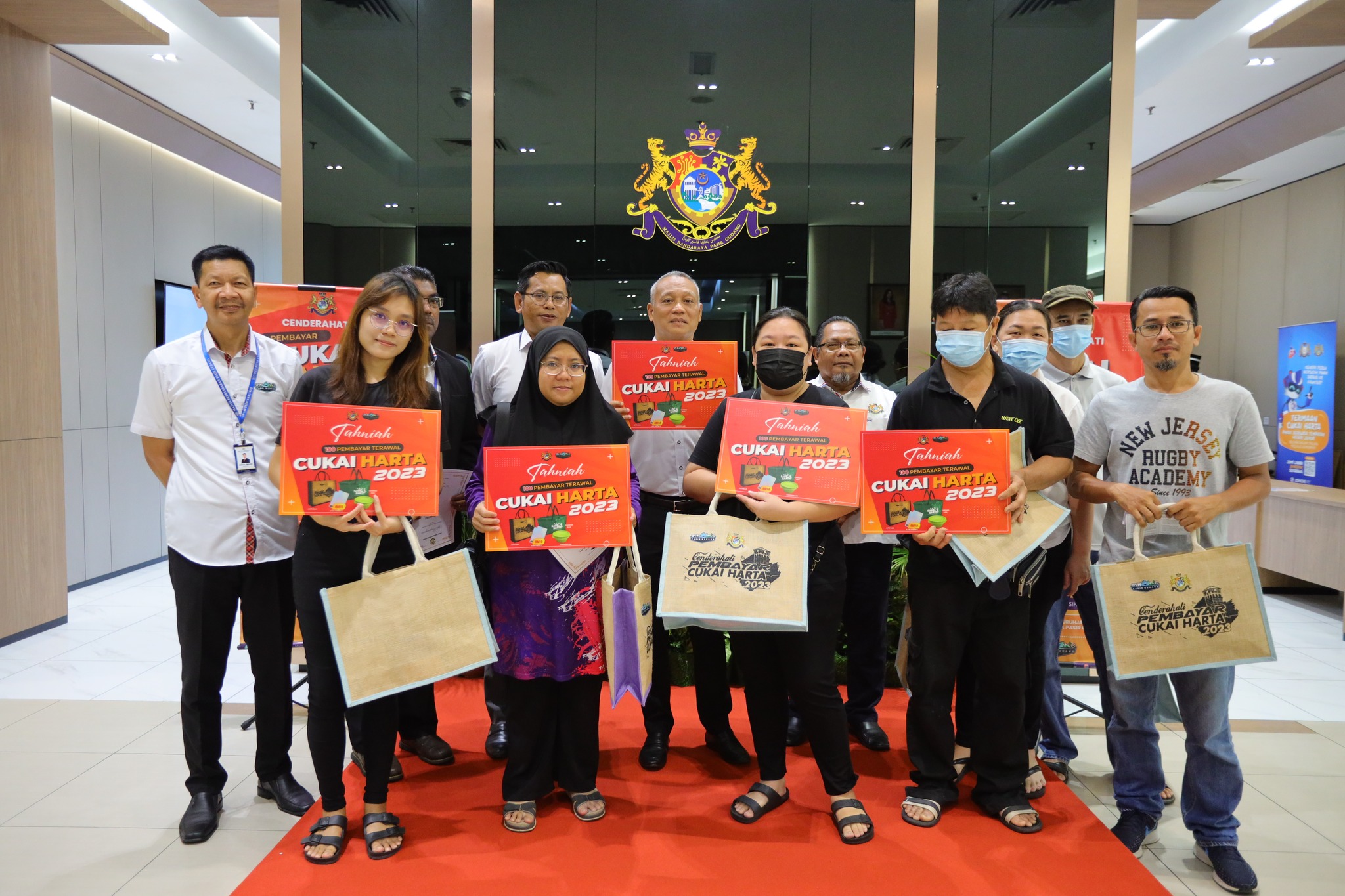 100 HADIAH ISTIMEWA PEMBAYAR CUKAI TERAWAL DI KAWASAN PENTADBIRAN MBPG ...