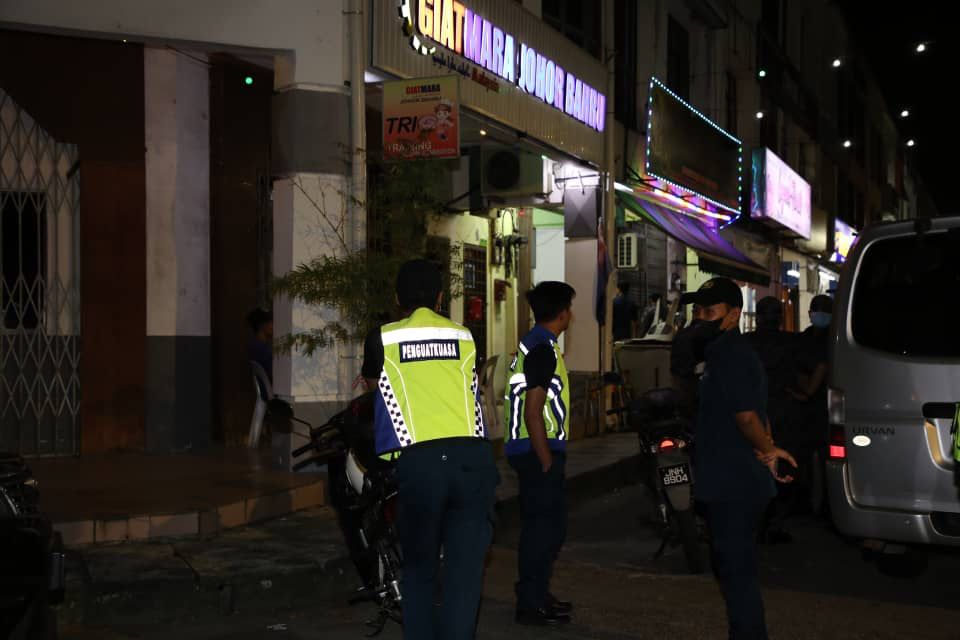 PENGUATKUASAAN SECARA BERSEPADU PIHAK IMIGRESEN JOHOR BAHRU DAN MBPG ...